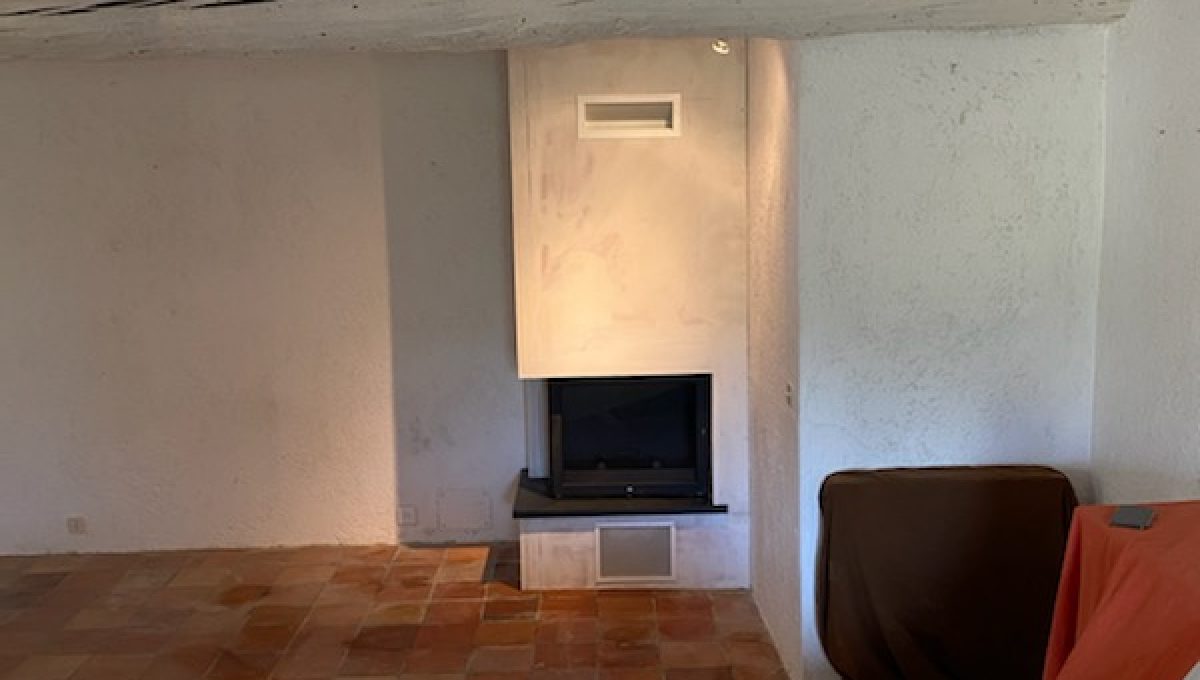 Installation d'une cheminée d'angle Le Cannet 06 | Cheminées Viano